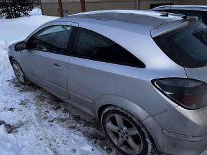 Grey Opel Astra 2007 in Gargzdai, with an engine capacity of 1.69 L and mileage of 311 thousand km for 750 €, photo  on AUTOMOTO.COM.LV