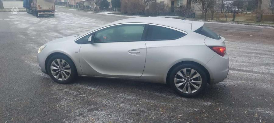 Pelēks Opel Astra 2012 Jonava, ar dzinēja tilpumu 1.40 L un nobraukumu 268 tūkst. km par 4555 €, foto 2 vietnē AUTOMOTO.COM.LV