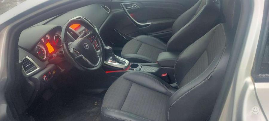 Pelēks Opel Astra 2012 Jonava, ar dzinēja tilpumu 1.40 L un nobraukumu 268 tūkst. km par 4555 €, foto 9 vietnē AUTOMOTO.COM.LV