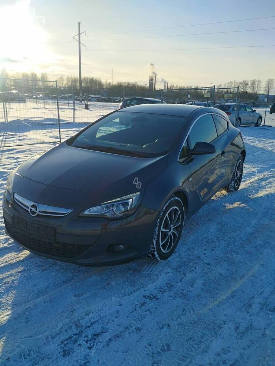 Grey Opel Astra 2012 in Marijampole, with an engine capacity of 1.70 L and mileage of 120 thousand km for 4599 €, photo 4 on AUTOMOTO.COM.LV