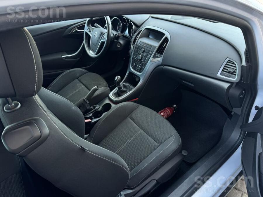 Pelēks Opel Astra 2012 Talsi, ar dzinēja tilpumu 1.70 L un nobraukumu 226 tūkst. km par 5200 €, foto 11 vietnē AUTOMOTO.COM.LV