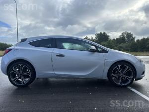 Grey Opel Astra 2012 in Jelgava, with an engine capacity of 2.00 L and mileage of 304 thousand km for 4200 €, photo 4 on AUTOMOTO.COM.LV