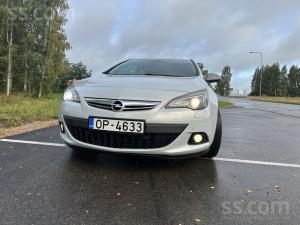 Grey Opel Astra 2012 in Jelgava, with an engine capacity of 2.00 L and mileage of 304 thousand km for 4200 €, photo 9 on AUTOMOTO.COM.LV