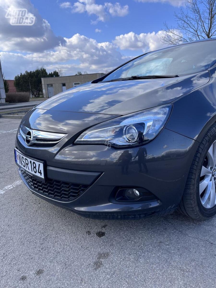 Grey Opel Astra 2015 in Siauliai, with an engine capacity of 1.40 L and mileage of 169 thousand km for 5200 €, photo 9 on AUTOMOTO.COM.LV