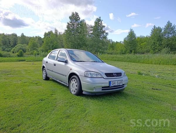 Grey Opel Astra 1998 in Dobele, with an engine capacity of 1.60 L and mileage of 238 thousand km for 700 €, photo 1 on AUTOMOTO.COM.LV