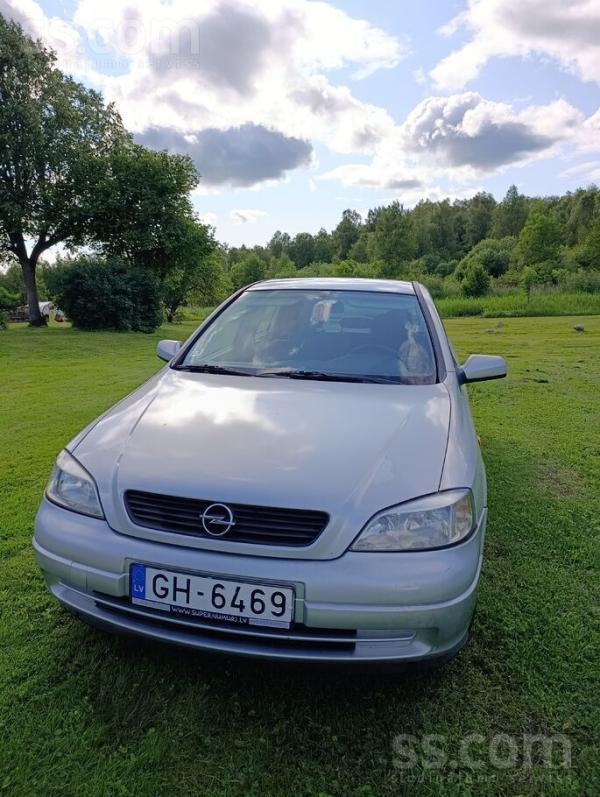 Grey Opel Astra 1998 in Dobele, with an engine capacity of 1.60 L and mileage of 238 thousand km for 700 €, photo 2 on AUTOMOTO.COM.LV