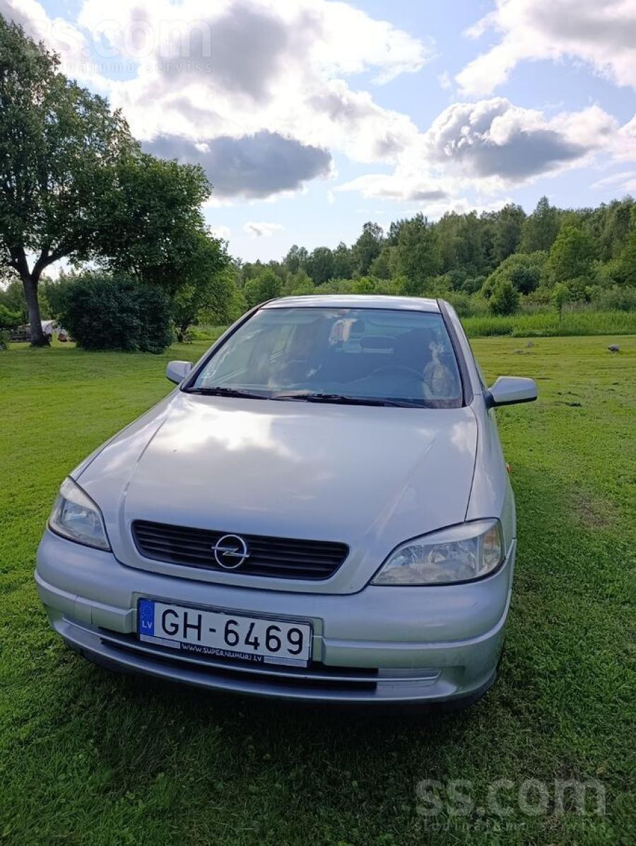 Grey Opel Astra 1998 in Dobele, with an engine capacity of 1.60 L and mileage of 238 thousand km for 700 €, photo 2 on AUTOMOTO.COM.LV