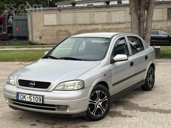 Grey Opel Astra 1998 in Jelgava, with an engine capacity of 1.60 L and mileage of 275 thousand km for 1150 €, photo 1 on AUTOMOTO.COM.LV