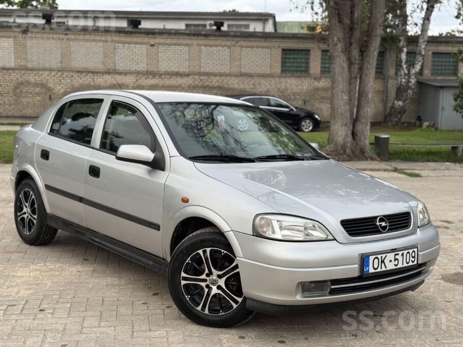 Pelēks Opel Astra 1998 Jelgava, ar dzinēja tilpumu 1.60 L un nobraukumu 275 tūkst. km par 1150 €, foto 3 vietnē AUTOMOTO.COM.LV