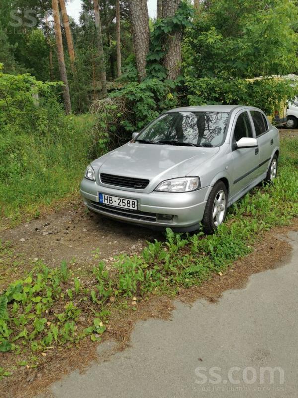 Pelēks Opel Astra 1998 Rīga, ar dzinēja tilpumu 1.60 L un nobraukumu 202 tūkst. km par 1400 €, foto 1 vietnē AUTOMOTO.COM.LV