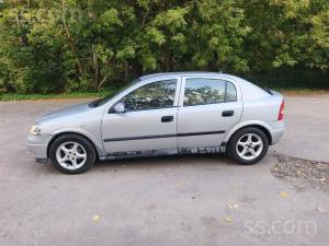 Grey Opel Astra 1998 in Limbazi, with an engine capacity of 1.60 L and mileage of 205 thousand km for 720 €, photo 3 on AUTOMOTO.COM.LV