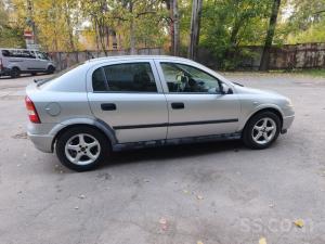 Grey Opel Astra 1998 in Limbazi, with an engine capacity of 1.60 L and mileage of 205 thousand km for 720 €, photo 5 on AUTOMOTO.COM.LV