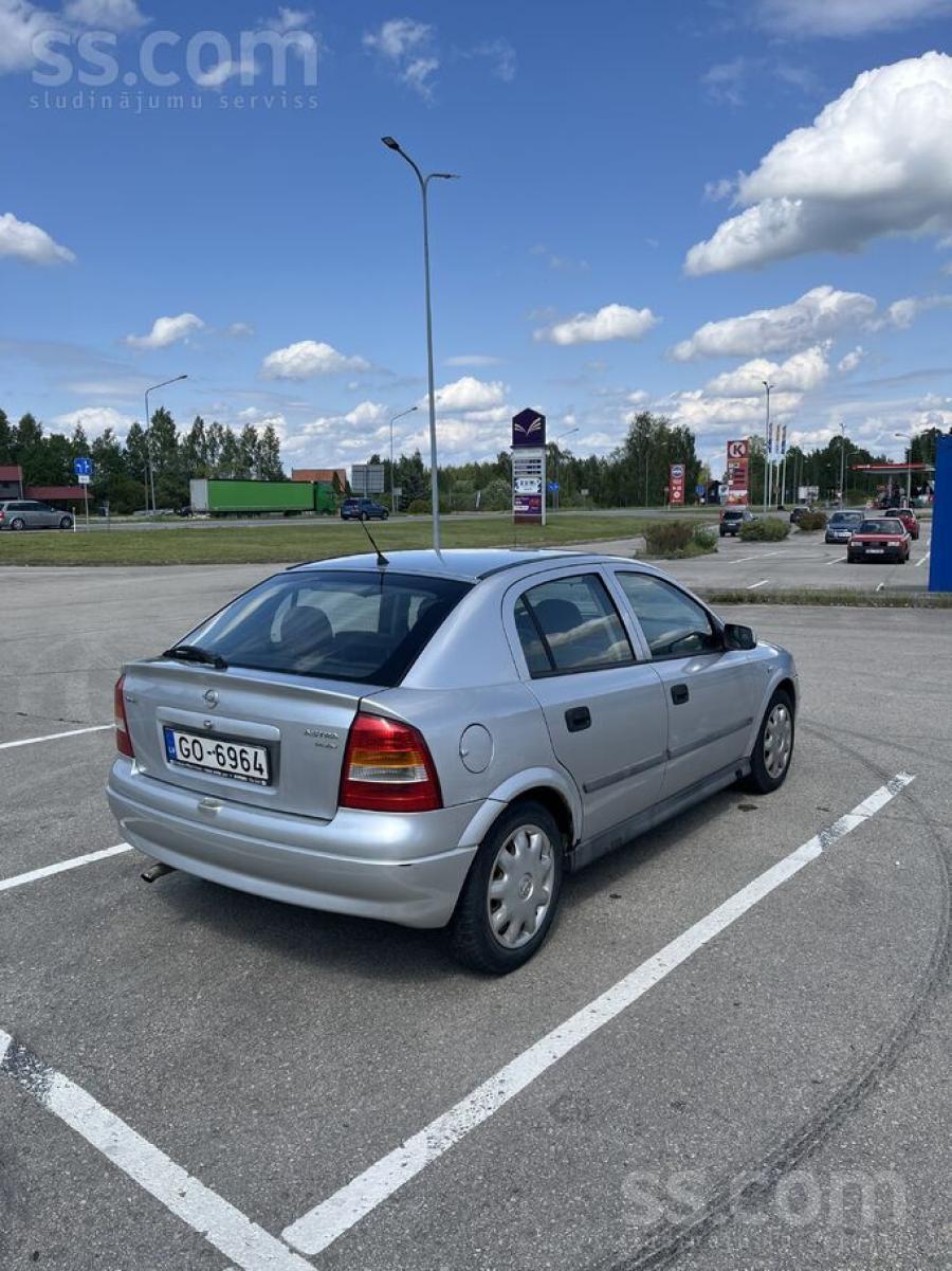 Pelēks Opel Astra 1999 Kuldīga, ar dzinēja tilpumu 1.40 L un nobraukumu 240 tūkst. km par 900 €, foto 3 vietnē AUTOMOTO.COM.LV