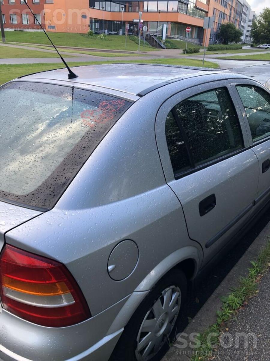 Grey Opel Astra 1999 in Riga, with an engine capacity of 1.60 L and mileage of 188 thousand km for 1050 €, photo 5 on AUTOMOTO.COM.LV