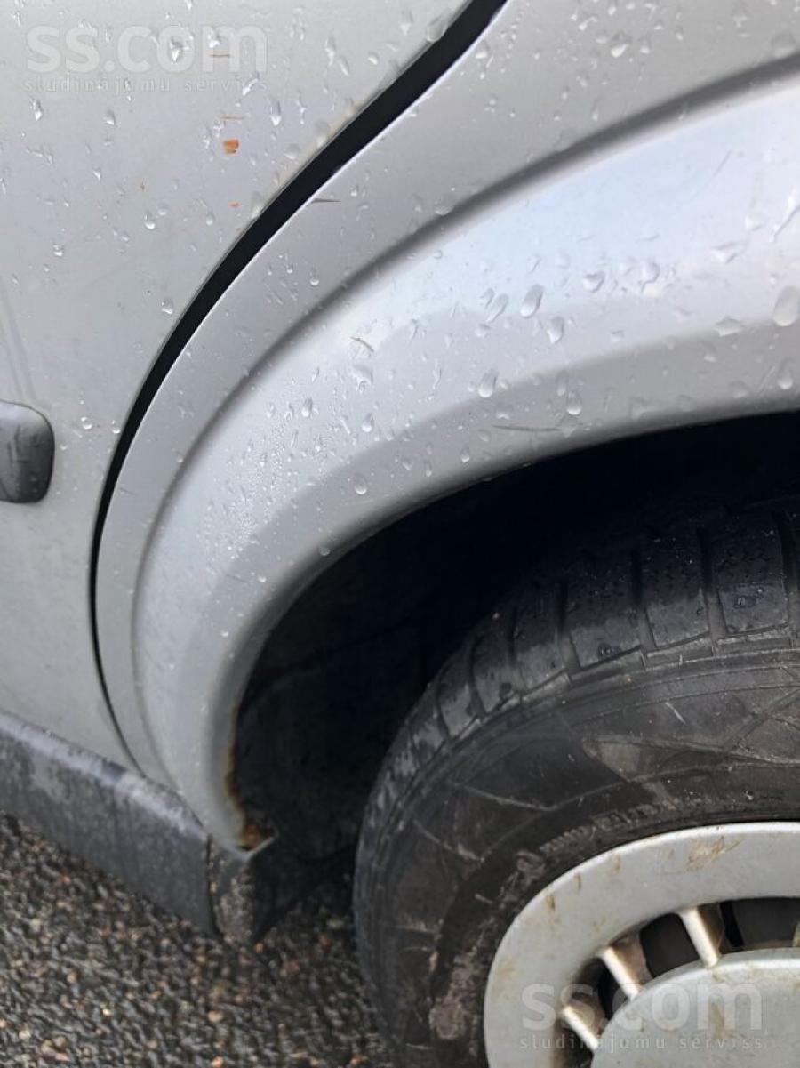 Grey Opel Astra 1999 in Riga, with an engine capacity of 1.60 L and mileage of 188 thousand km for 1050 €, photo 10 on AUTOMOTO.COM.LV