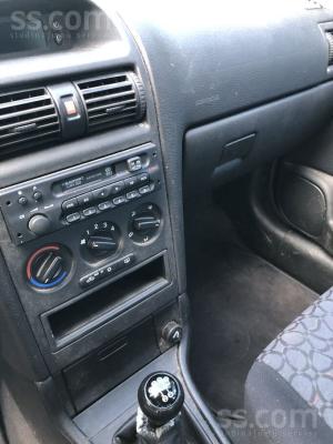 Grey Opel Astra 1999 in Riga, with an engine capacity of 1.60 L and mileage of 188 thousand km for 1050 €, photo 12 on AUTOMOTO.COM.LV