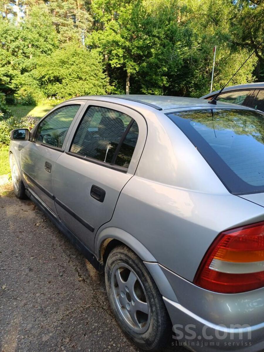 Grey Opel Astra 1999 in Liepaja, with an engine capacity of 1.60 L and mileage of 274 thousand km for 400 €, photo 4 on AUTOMOTO.COM.LV