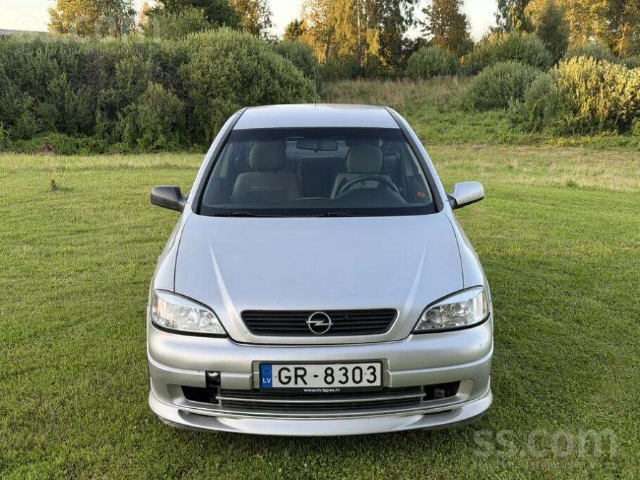 Grey Opel Astra 1999 in Riga, with an engine capacity of 1.80 L and mileage of 206 thousand km for 350 €, photo 3 on AUTOMOTO.COM.LV