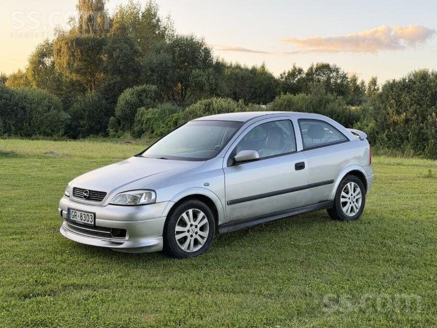 Grey Opel Astra 1999 in Riga, with an engine capacity of 1.80 L and mileage of 206 thousand km for 350 €, photo 4 on AUTOMOTO.COM.LV