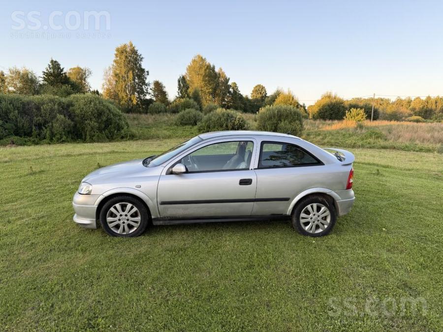 Grey Opel Astra 1999 in Riga, with an engine capacity of 1.80 L and mileage of 206 thousand km for 350 €, photo 5 on AUTOMOTO.COM.LV