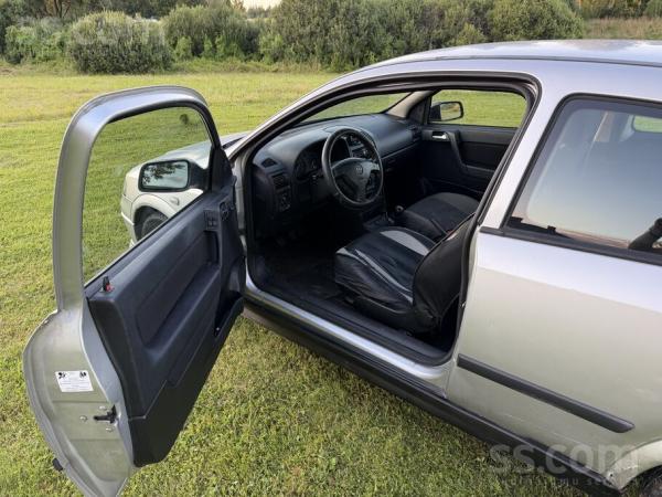 Grey Opel Astra 1999 in Riga, with an engine capacity of 1.80 L and mileage of 206 thousand km for 350 €, photo 9 on AUTOMOTO.COM.LV