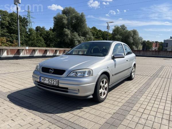 Pelēks Opel Astra 1999 Rīga, ar dzinēja tilpumu 1.60 L un nobraukumu 225 tūkst. km par 1190 €, foto 1 vietnē AUTOMOTO.COM.LV