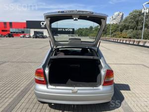 Pelēks Opel Astra 1999 Rīga, ar dzinēja tilpumu 1.60 L un nobraukumu 225 tūkst. km par 1190 €, foto 15 vietnē AUTOMOTO.COM.LV