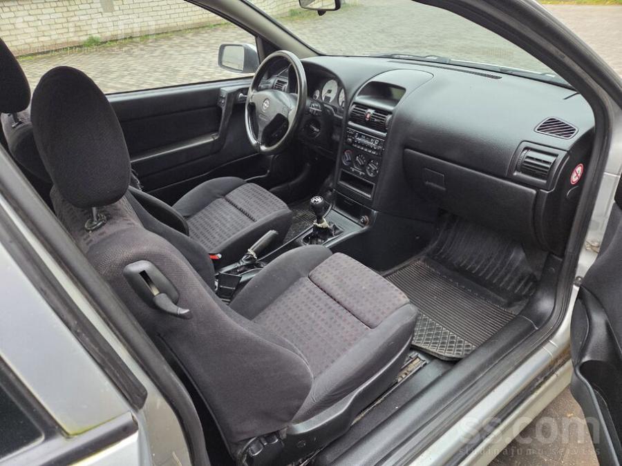Grey Opel Astra 1999 in Bauska, with an engine capacity of 2.00 L and mileage of 0 thousand km for 350 €, photo 5 on AUTOMOTO.COM.LV