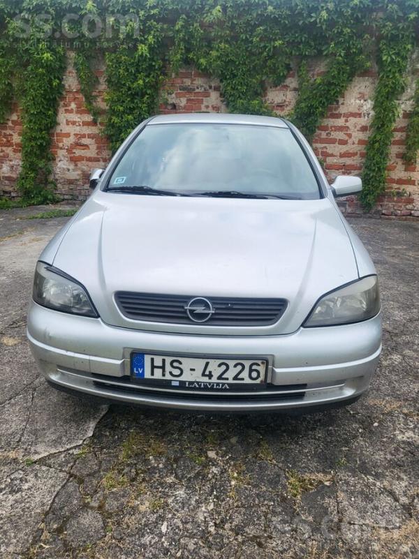 Grey Opel Astra 2000 in Tukums, with an engine capacity of 1.60 L and mileage of 331 thousand km for 2100 €, photo 1 on AUTOMOTO.COM.LV