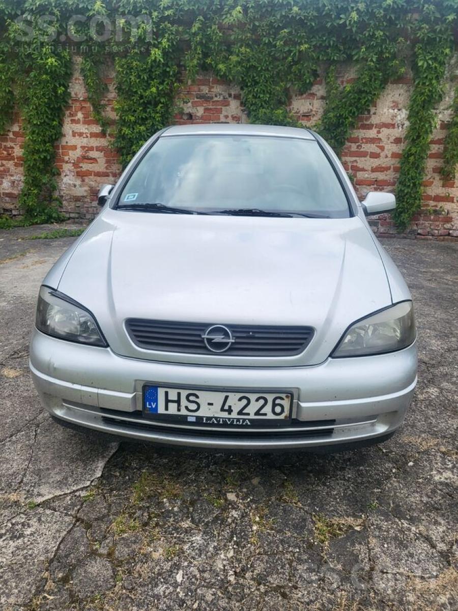 Grey Opel Astra 2000 in Tukums, with an engine capacity of 1.60 L and mileage of 331 thousand km for 2100 €, photo 1 on AUTOMOTO.COM.LV