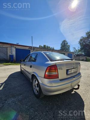 Pelēks Opel Astra 2000 Rīga, ar dzinēja tilpumu 1.60 L un nobraukumu 332 tūkst. km par 780 €, foto 4 vietnē AUTOMOTO.COM.LV