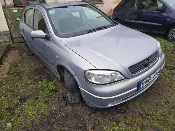 Pelēks Opel Astra 2000 Radviliškis, ar dzinēja tilpumu 2.00 L un nobraukumu 256 tūkst. km par 380 €, foto 1 vietnē AUTOMOTO.COM.LV