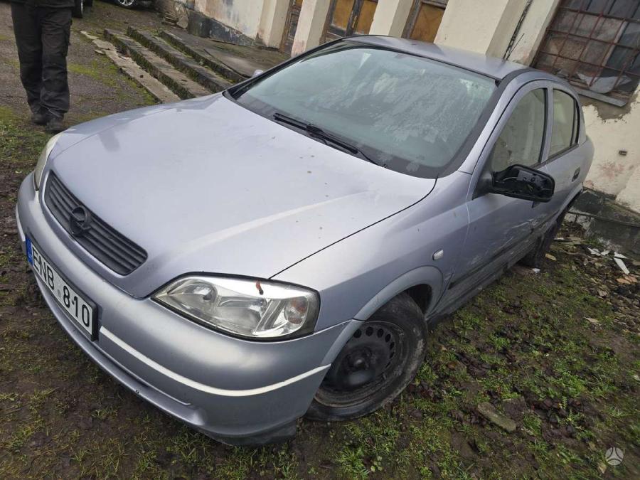 Grey Opel Astra 2000 in Radviliskis, with an engine capacity of 2.00 L and mileage of 256 thousand km for 380 €, photo 2 on AUTOMOTO.COM.LV