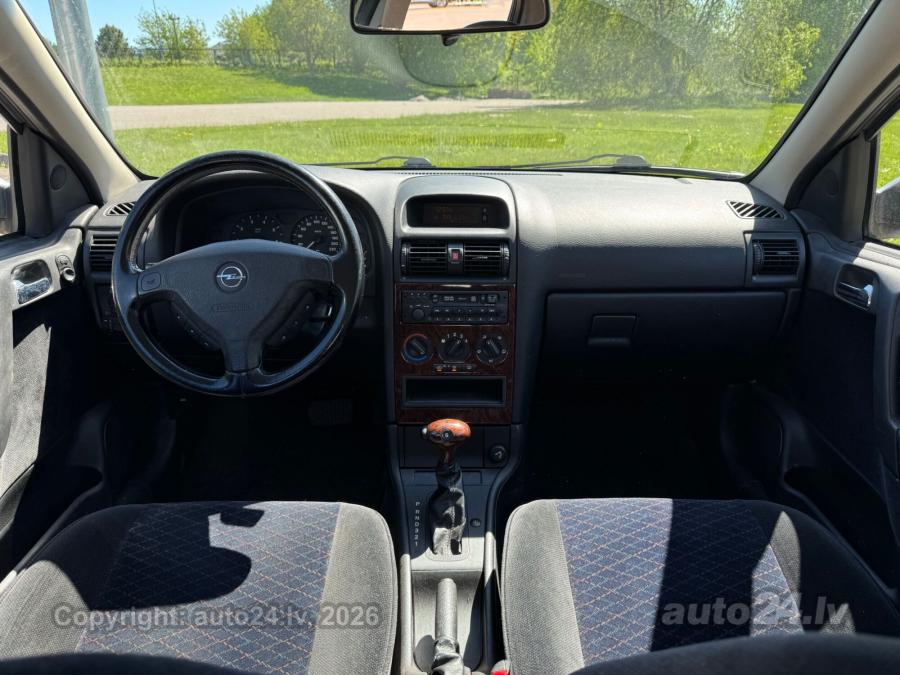 Grey Opel Astra 2000 in Tallinn, with an engine capacity of 1.80 L and mileage of 193 thousand km for 780 €, photo 6 on AUTOMOTO.COM.LV