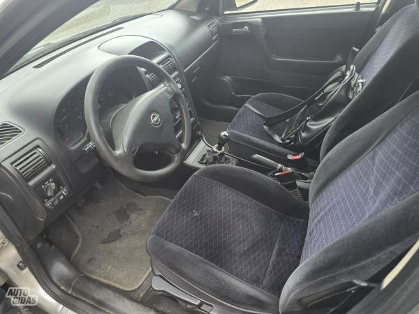 Pelēks Opel Astra 2000 Jurbarkas, ar dzinēja tilpumu 1.70 L un nobraukumu 240 tūkst. km par 777 €, foto 8 vietnē AUTOMOTO.COM.LV