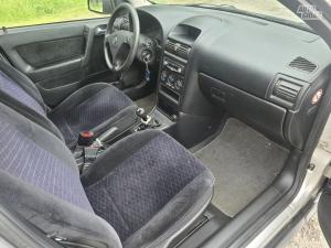 Pelēks Opel Astra 2000 Jurbarkas, ar dzinēja tilpumu 1.70 L un nobraukumu 240 tūkst. km par 777 €, foto 10 vietnē AUTOMOTO.COM.LV