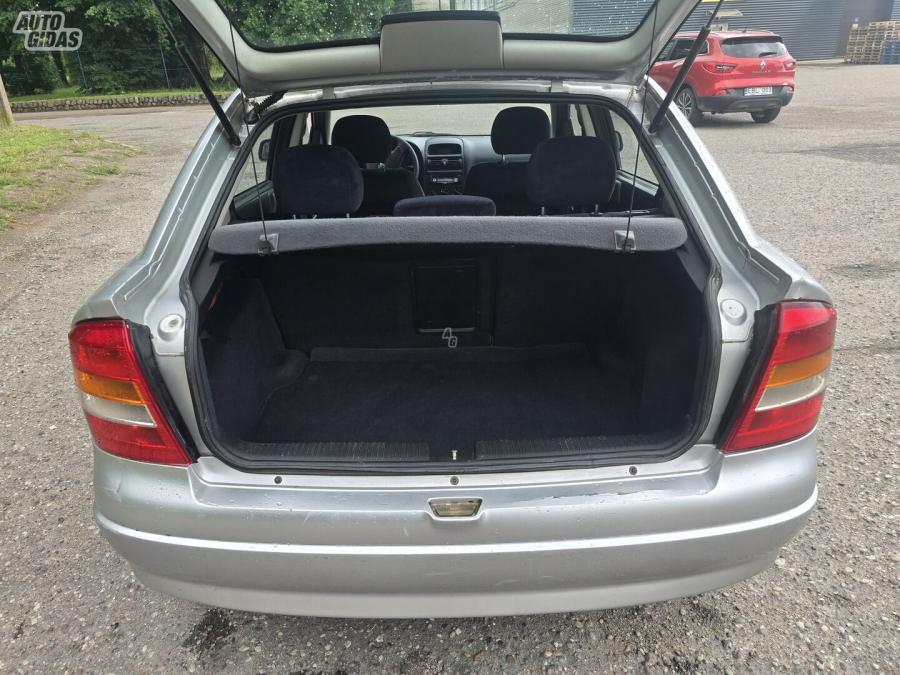 Pelēks Opel Astra 2000 Jurbarkas, ar dzinēja tilpumu 1.70 L un nobraukumu 240 tūkst. km par 777 €, foto 16 vietnē AUTOMOTO.COM.LV