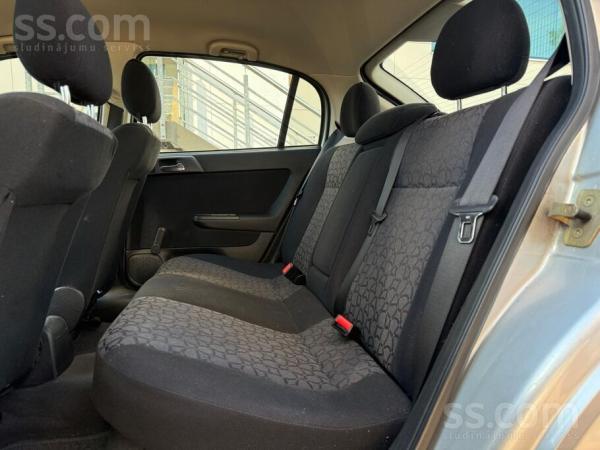 Grey Opel Astra 2000 in Riga, with an engine capacity of 1.20 L and mileage of 0 thousand km for 1800 €, photo 5 on AUTOMOTO.COM.LV