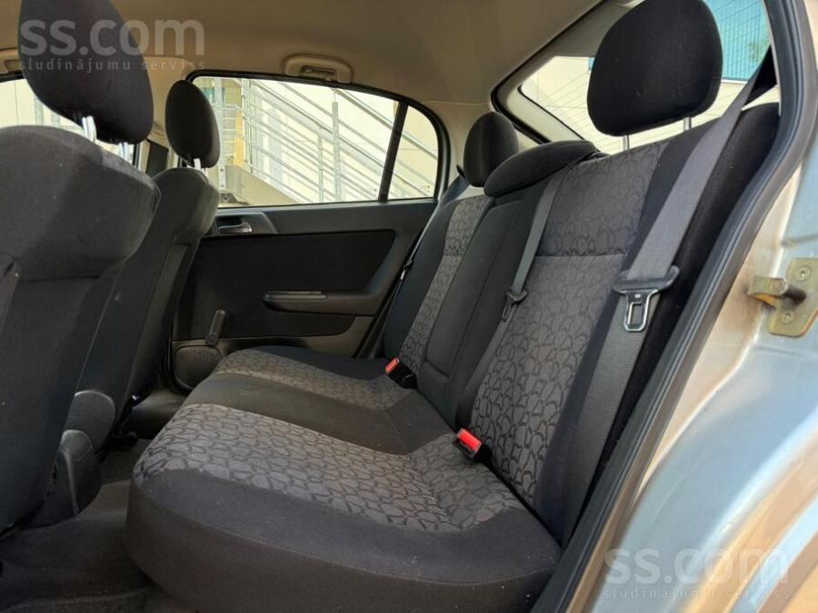 Pelēks Opel Astra 2000 Rīga, ar dzinēja tilpumu 1.20 L un nobraukumu 0 tūkst. km par 1800 €, foto 6 vietnē AUTOMOTO.COM.LV