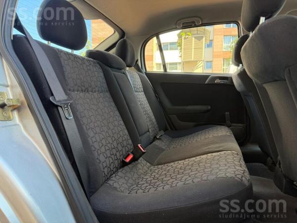 Grey Opel Astra 2000 in Riga, with an engine capacity of 1.20 L and mileage of 0 thousand km for 1800 €, photo 7 on AUTOMOTO.COM.LV