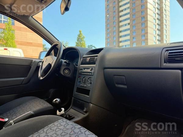 Grey Opel Astra 2000 in Riga, with an engine capacity of 1.20 L and mileage of 0 thousand km for 1800 €, photo 8 on AUTOMOTO.COM.LV