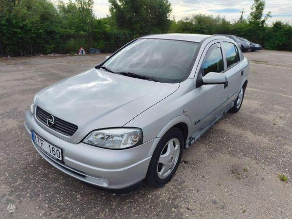 Grey Opel Astra 2000 in Vilkaviskis, with an engine capacity of 1.60 L and mileage of 160 thousand km for 790 €, photo 1 on AUTOMOTO.COM.LV