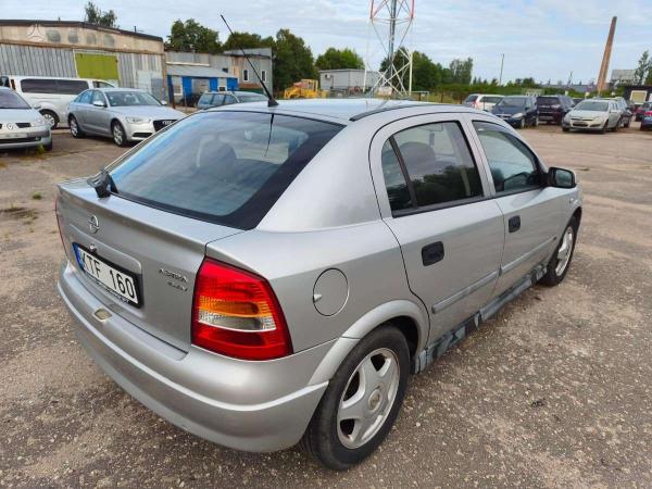 Grey Opel Astra 2000 in Vilkaviskis, with an engine capacity of 1.60 L and mileage of 160 thousand km for 790 €, photo 2 on AUTOMOTO.COM.LV