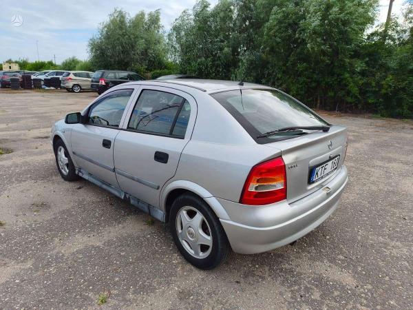Grey Opel Astra 2000 in Vilkaviskis, with an engine capacity of 1.60 L and mileage of 160 thousand km for 790 €, photo 6 on AUTOMOTO.COM.LV