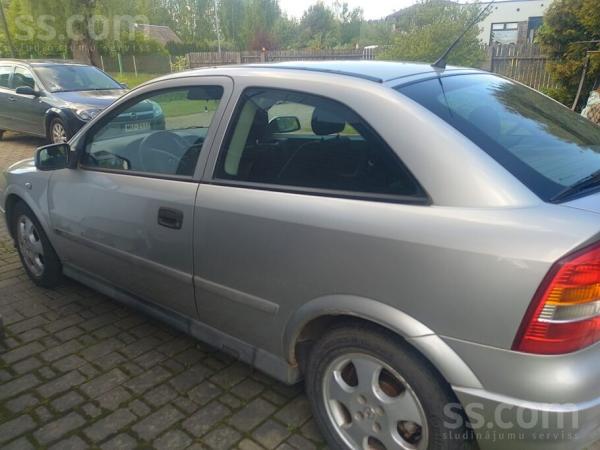 Grey Opel Astra 2000 in Riga, with an engine capacity of 1.60 L and mileage of 172 thousand km for 950 €, photo 4 on AUTOMOTO.COM.LV