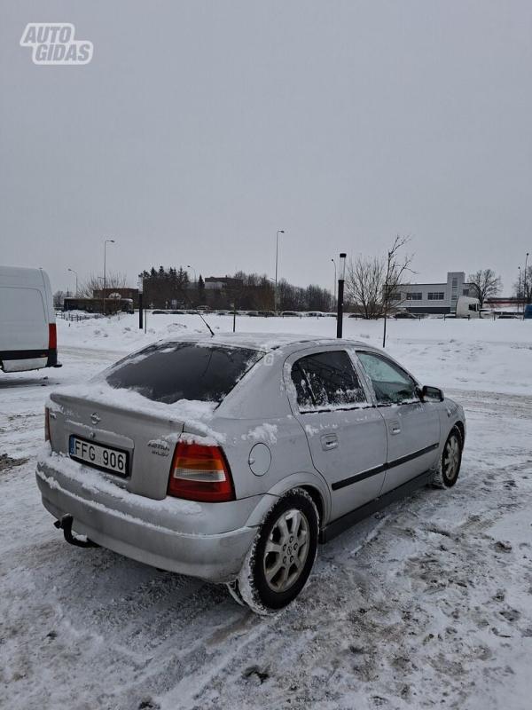 Pelēks Opel Astra 2001 Klaipėda, ar dzinēja tilpumu 2.00 L un nobraukumu 339 tūkst. km par 600 €, foto 4 vietnē AUTOMOTO.COM.LV