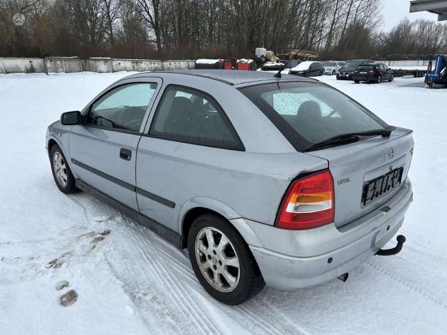 Grey Opel Astra 2001 in Vilkaviskis, with an engine capacity of 1.60 L and mileage of 200 thousand km for 950 €, photo 7 on AUTOMOTO.COM.LV