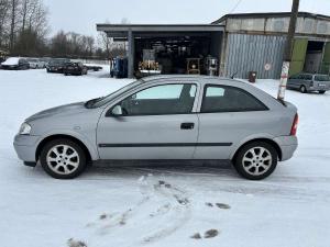 Grey Opel Astra 2001 in Vilkaviskis, with an engine capacity of 1.60 L and mileage of 200 thousand km for 950 €, photo 8 on AUTOMOTO.COM.LV