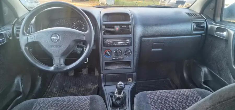 Grey Opel Astra 2001 in Valmiera, with an engine capacity of 1.60 L and mileage of 213 thousand km for 680 €, photo 8 on AUTOMOTO.COM.LV