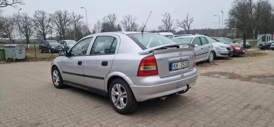 Pelēks Opel Astra 2001 Valmiera, ar dzinēja tilpumu 1.60 L un nobraukumu 213 tūkst. km par 1150 €, foto 5 vietnē AUTOMOTO.COM.LV